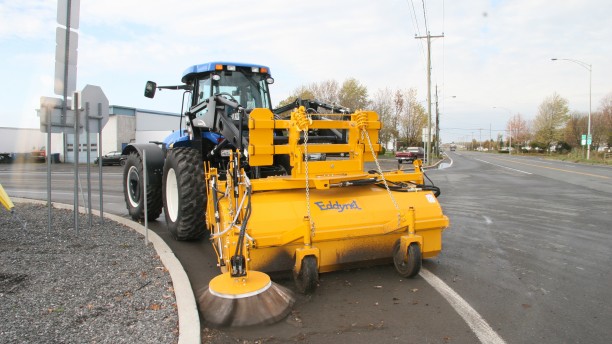 Eddynet | Hydraulic Pick-up Angular Sweeper Loader Attachment | Colvoy ...